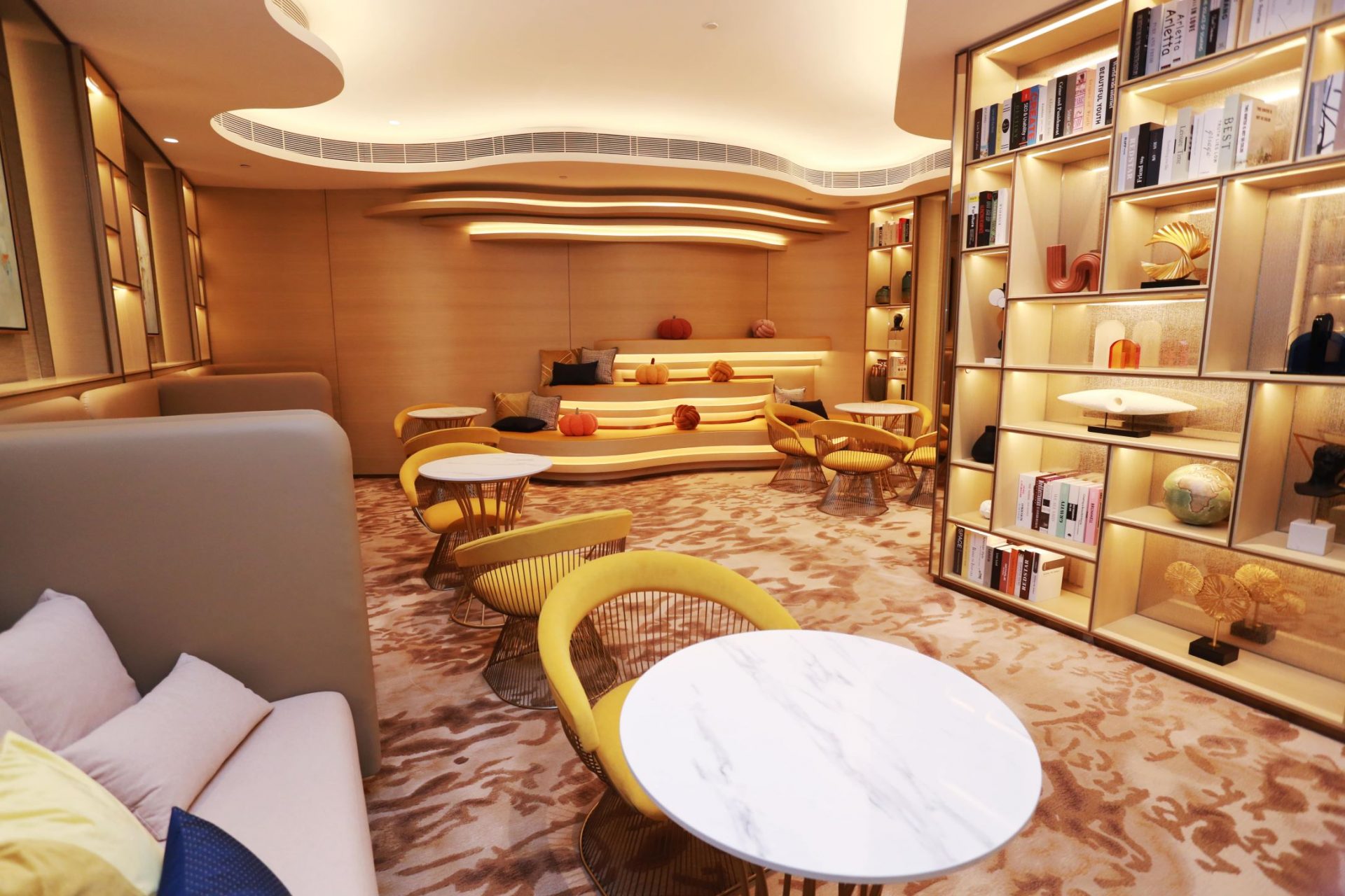 010-minrs - Luxury Lifestyle Awards