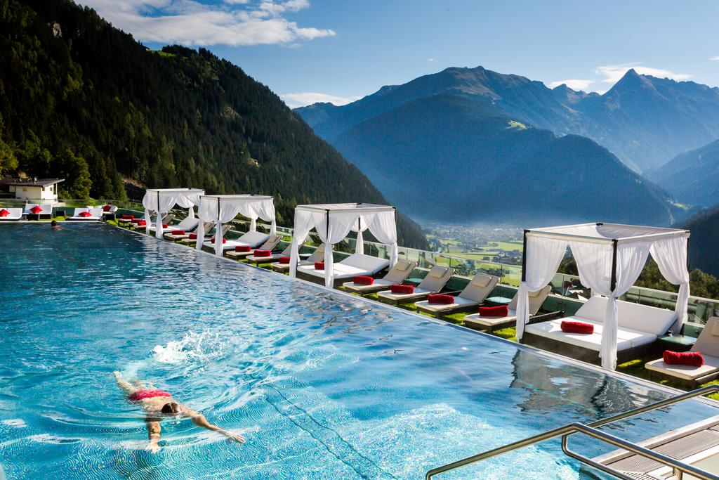 Stock resort - Luxury Lifestyle Awards