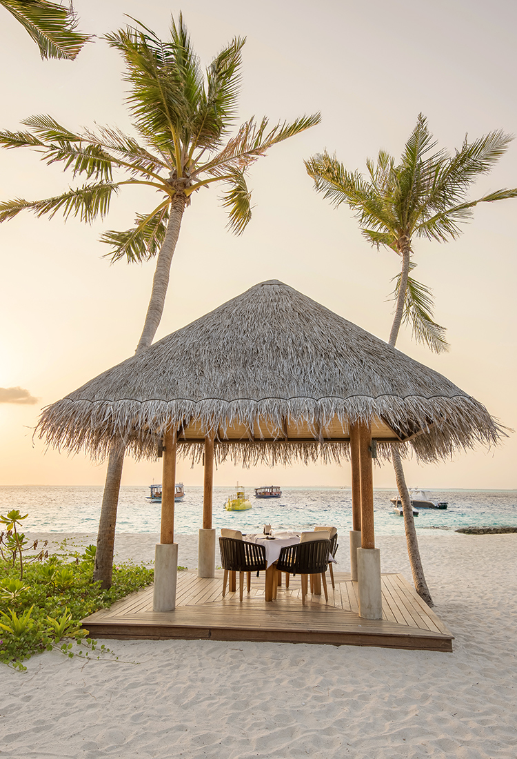 fushifaru-maldives-dining-experiences-raakani-grill - Luxury Lifestyle ...