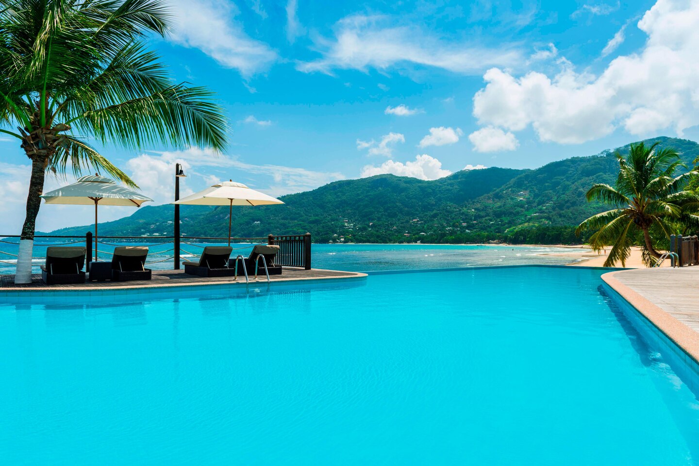 Fishermans Cove Resort - Luxury Lifestyle Awards