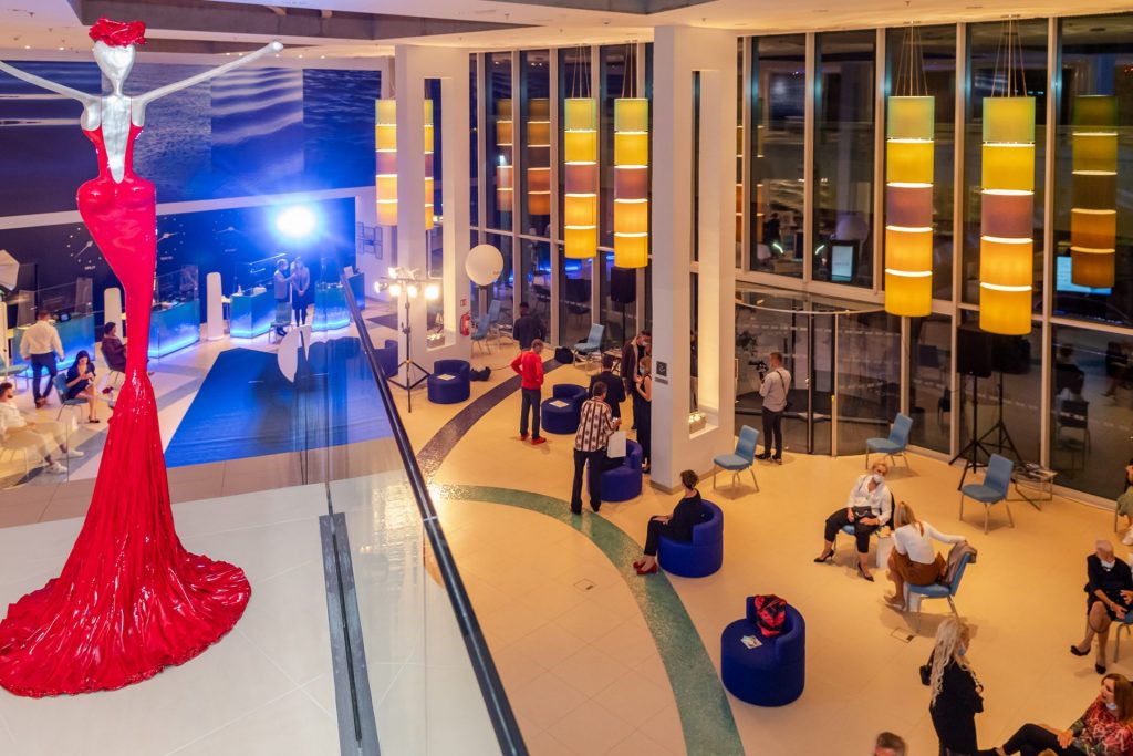 Showcasing the Latest Styles and Trends Through Exceptional Events ...