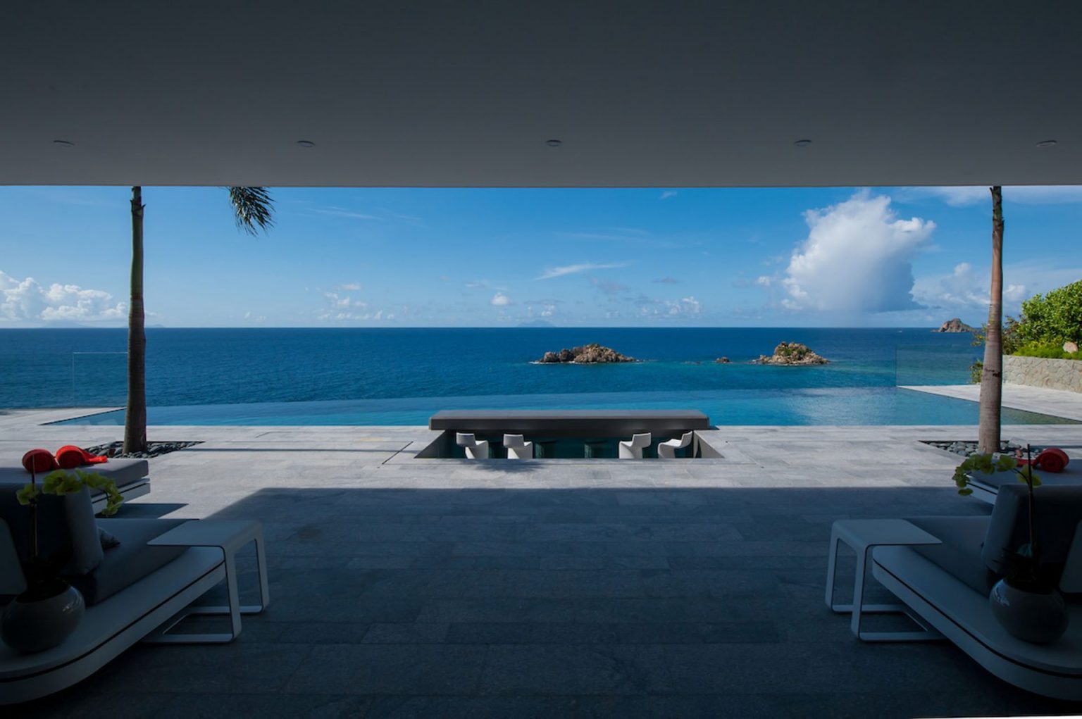 Retreats Luxury Oceanfront Rentals - Luxury Lifestyle Awards