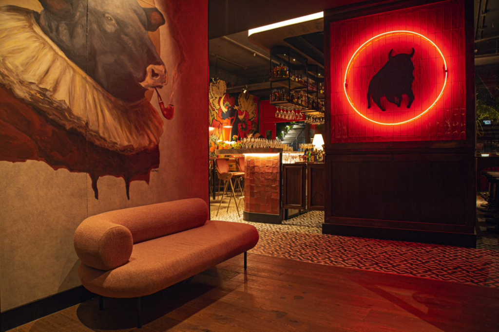 El Toro Bar & Restaurant by Grisanti & Cussen Interior Design / Concept ...