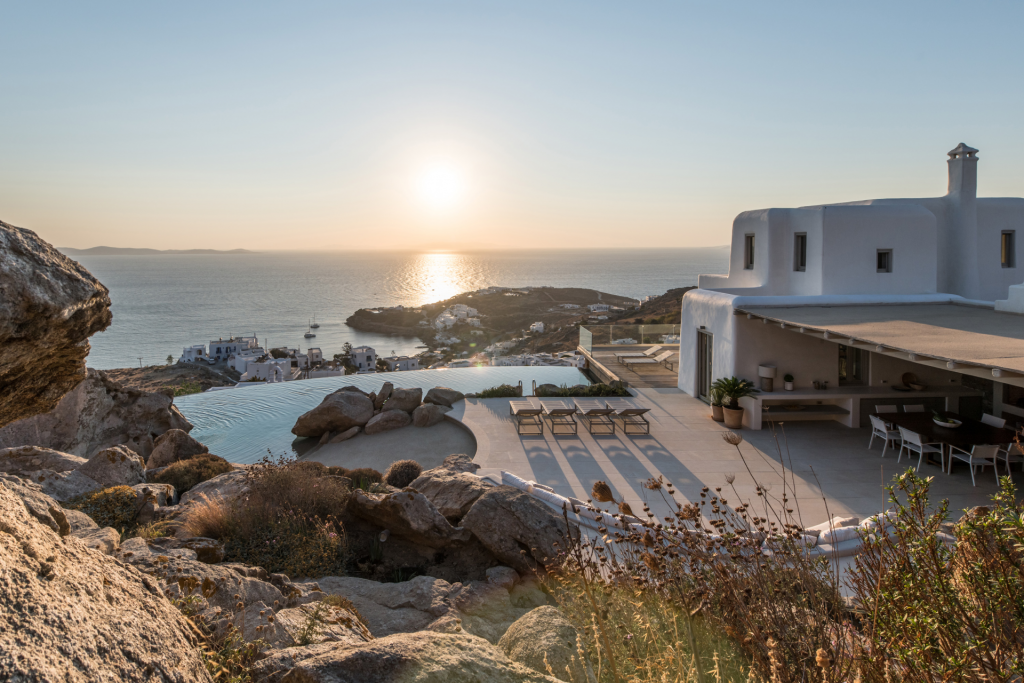 Kentriki-Savills Greece | Luxury Real Estate Brokerage in Greece