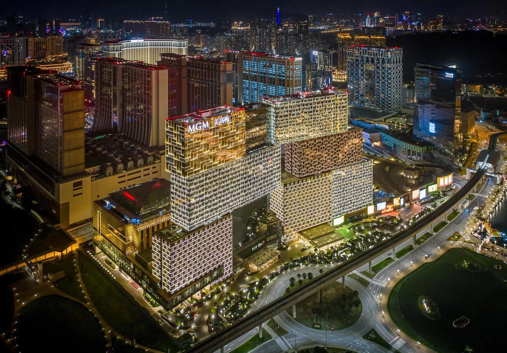 Iwan Dietschi - Emerald Tower at MGM COTAI - Luxury Lifestyle Awards